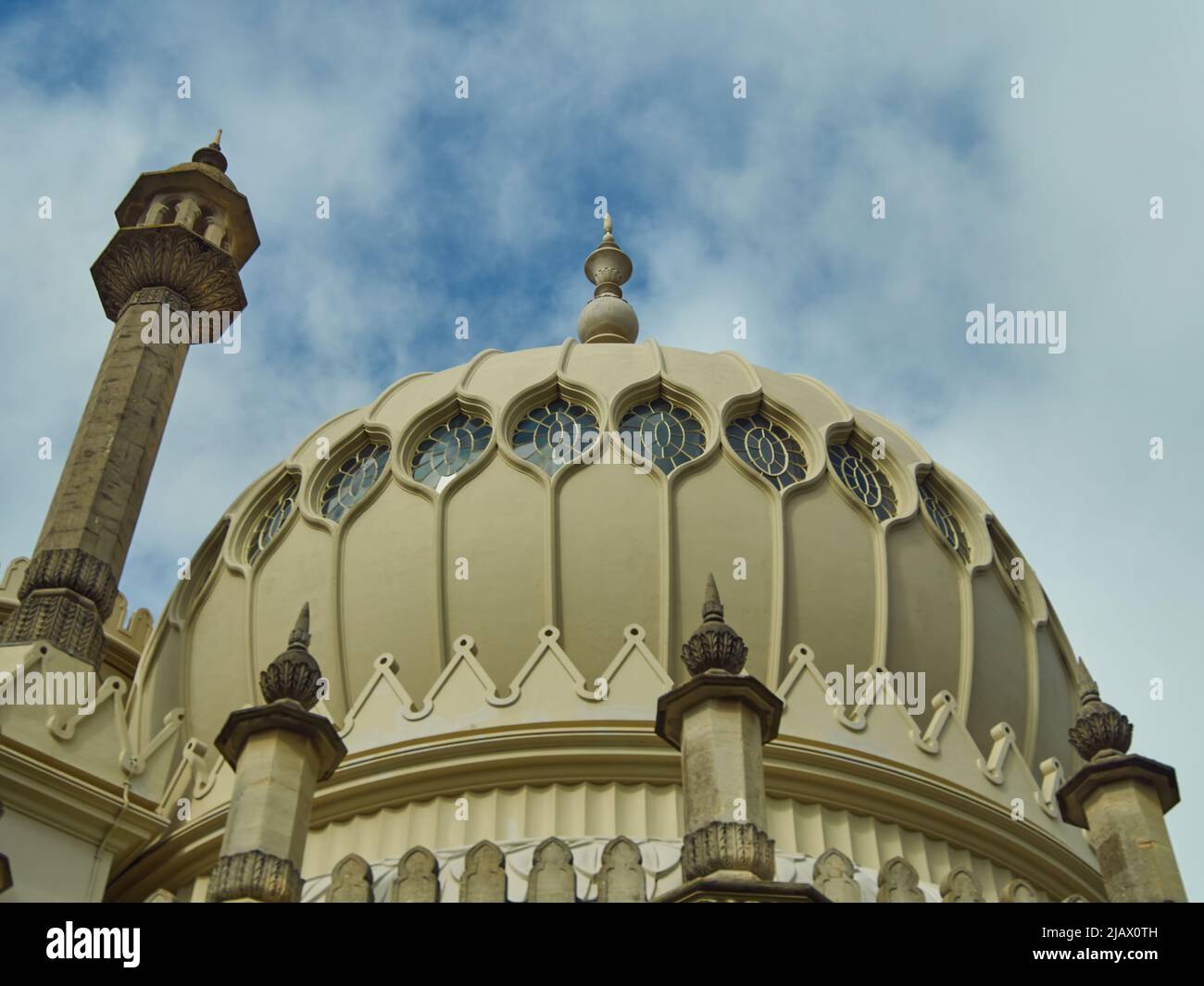 Détails architecturaux du célèbre Brighton Pavilion - le dôme bulbeux ...