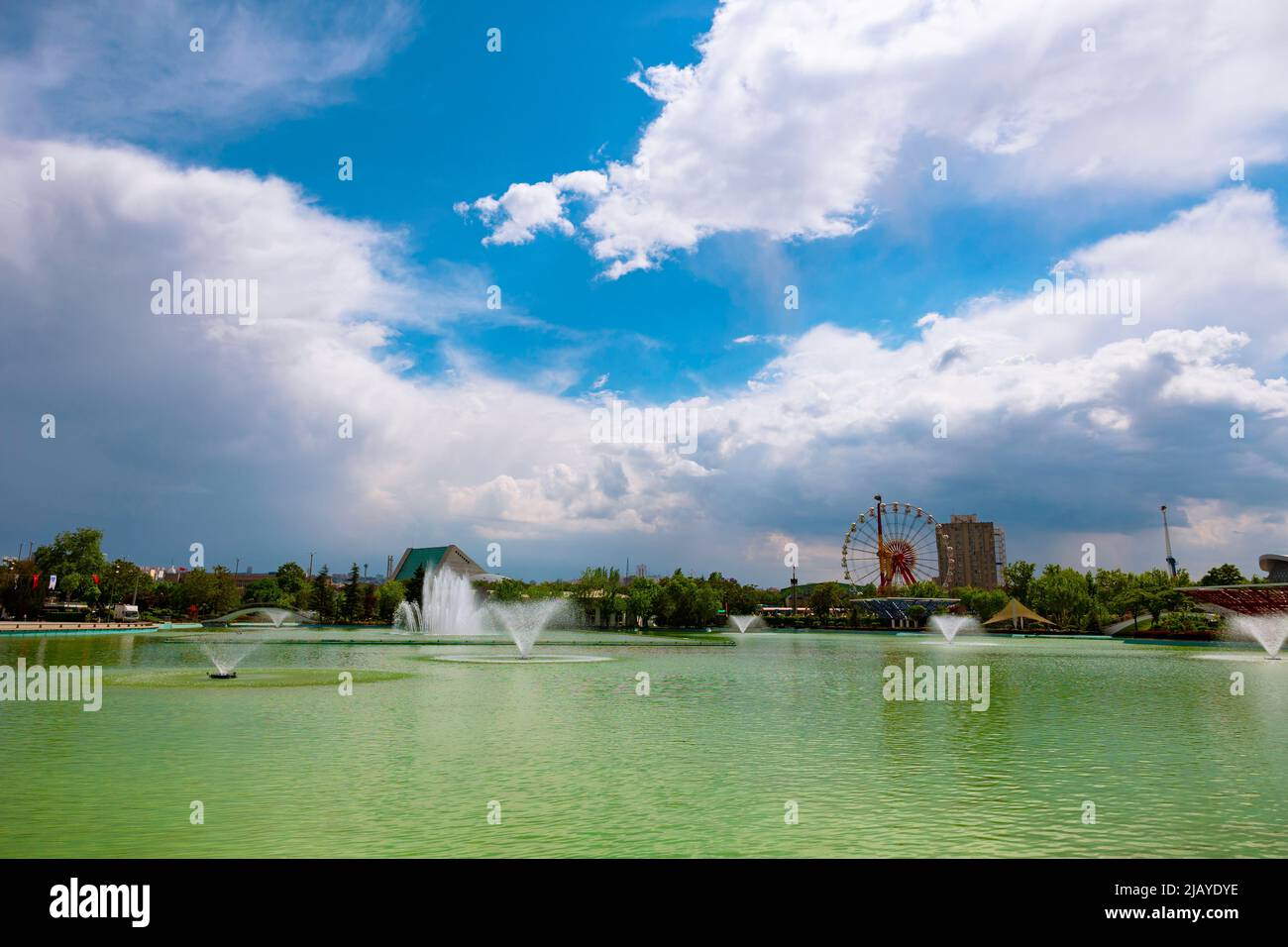 Parc de la jeunesse genclik parki Banque de photographies et d’images à ...
