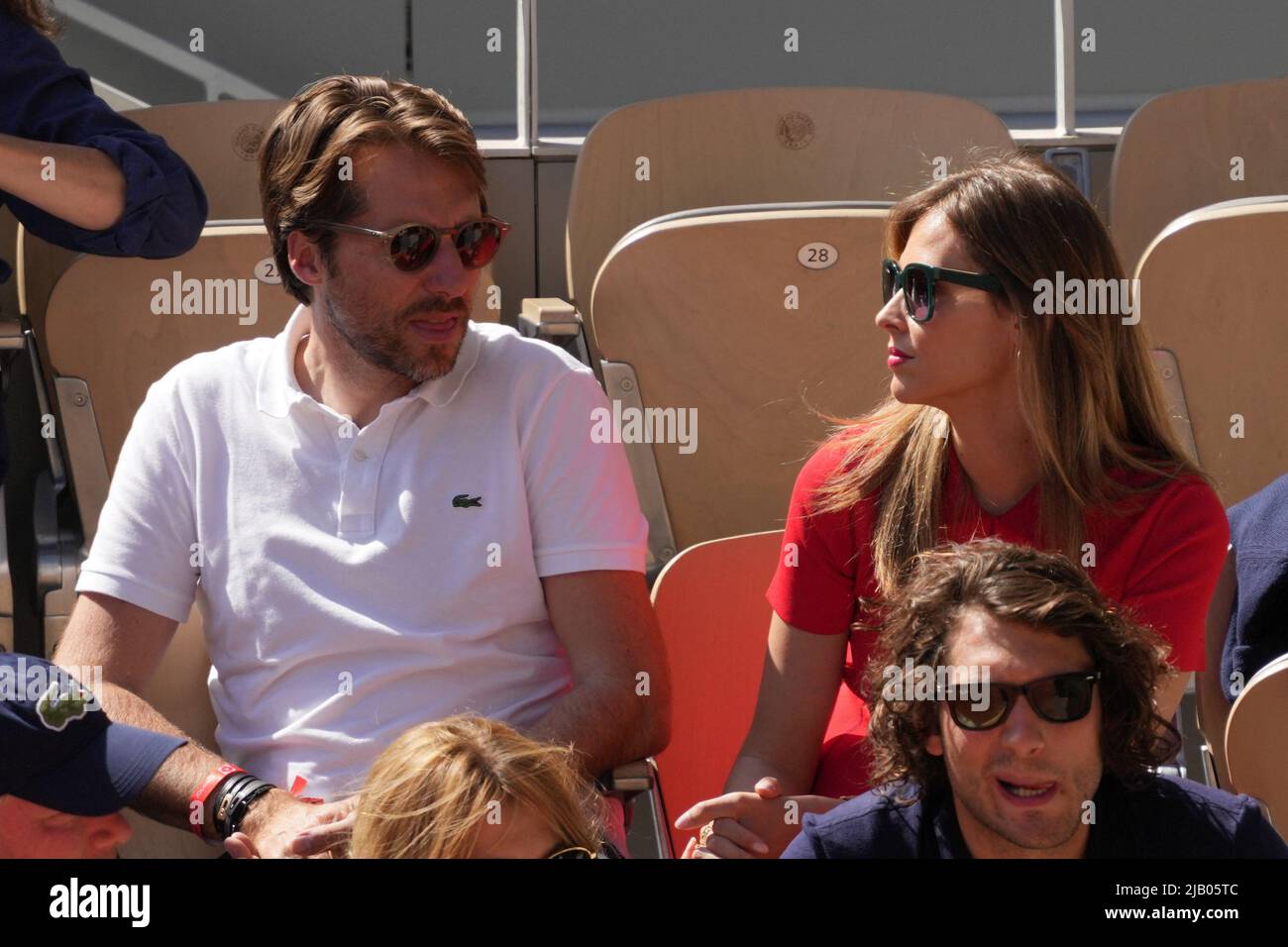 Mathieu Vergne et Ophelie Meunier dans les stands lors de l'Open de ...