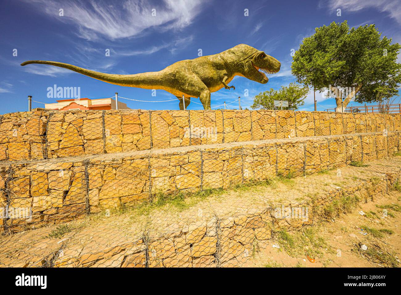 Une sculpture de dinosaures de Tyrannosaurus rex à Esqueda, au Mexique ...
