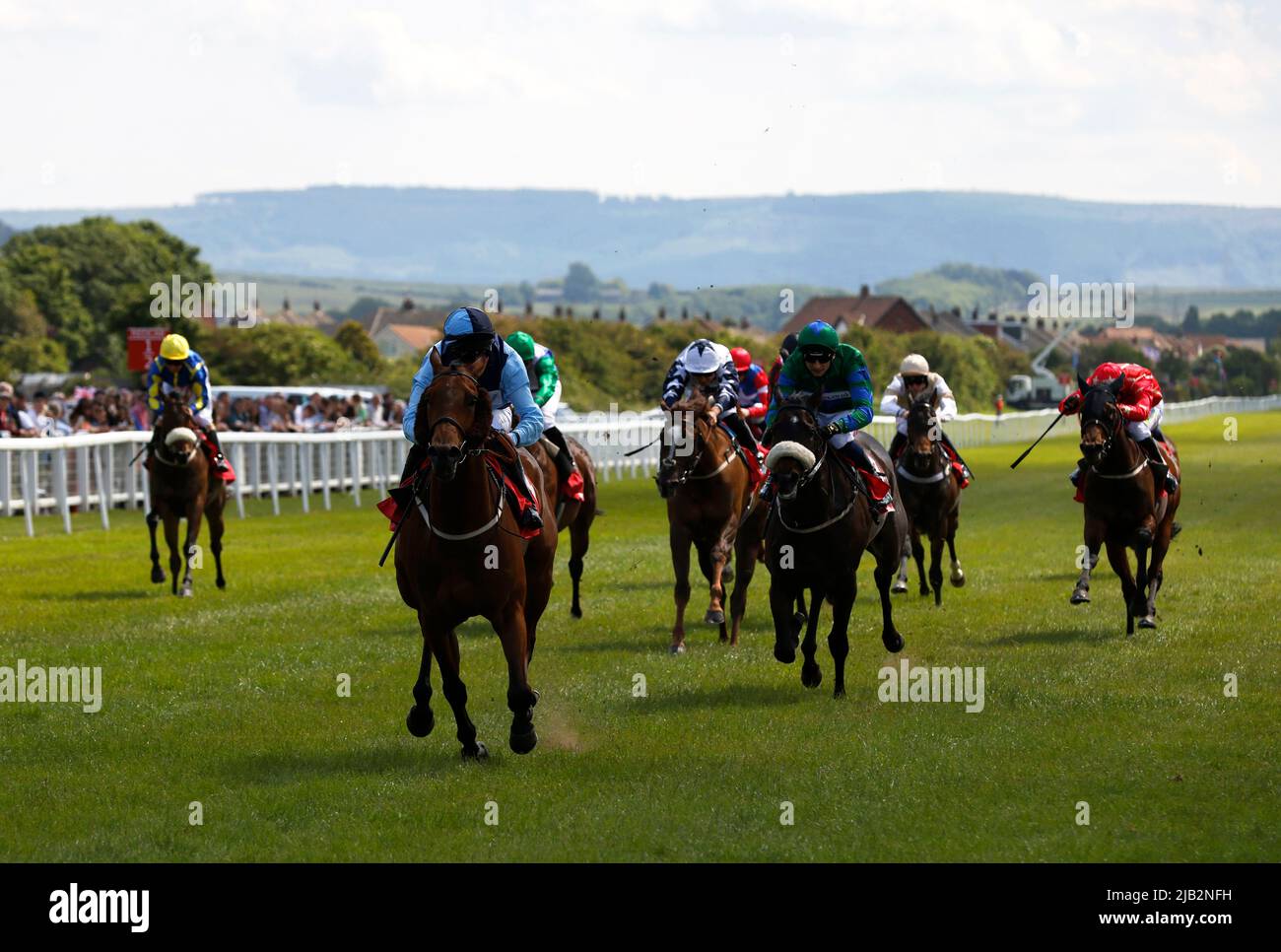 Mattice est monté par Duran Fetiman (au centre à gauche) sur le chemin ...