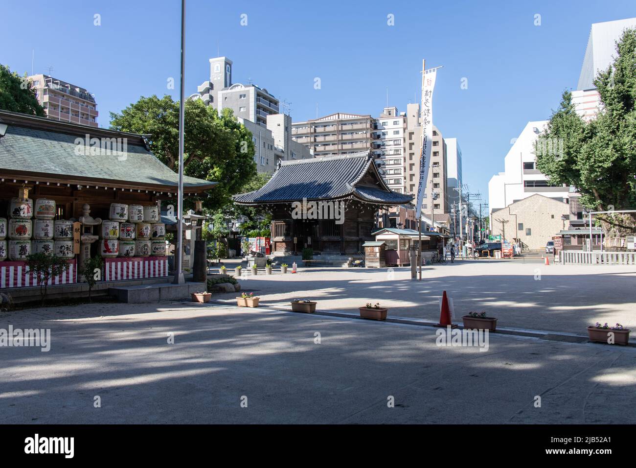La porte de Kushida-jinja (sanctuaire de Kushida), un sanctuaire shinto ...