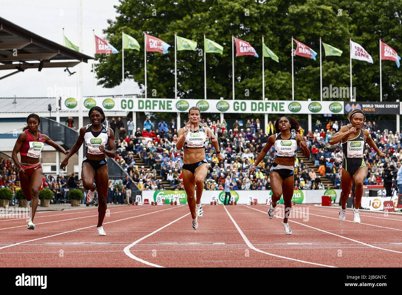 HENGELO - Kayla White, Daryll Neita, Dafne Schippers, Tynia Gaither ...