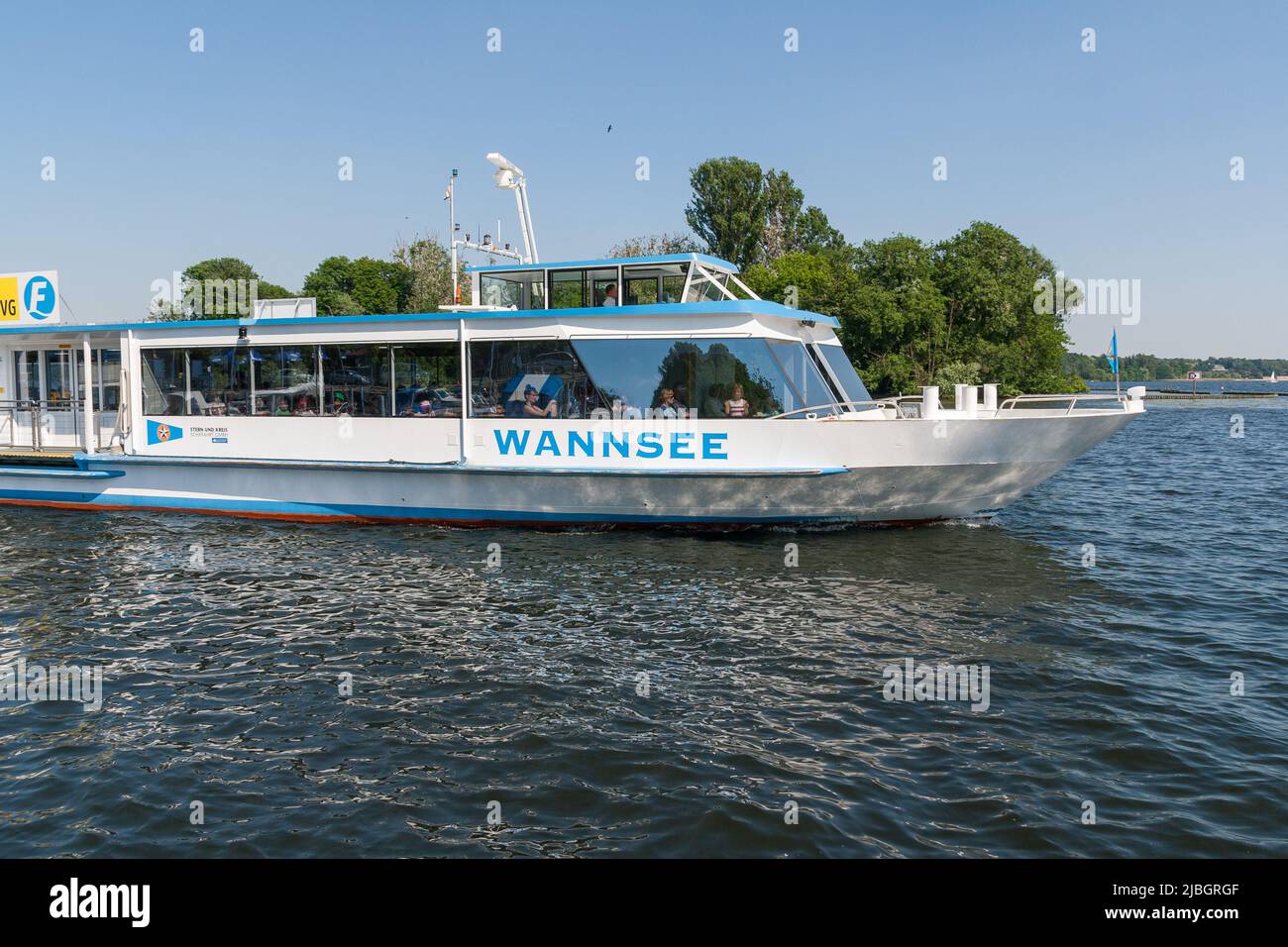 Bvg ferry Banque de photographies et d’images à haute résolution - Alamy