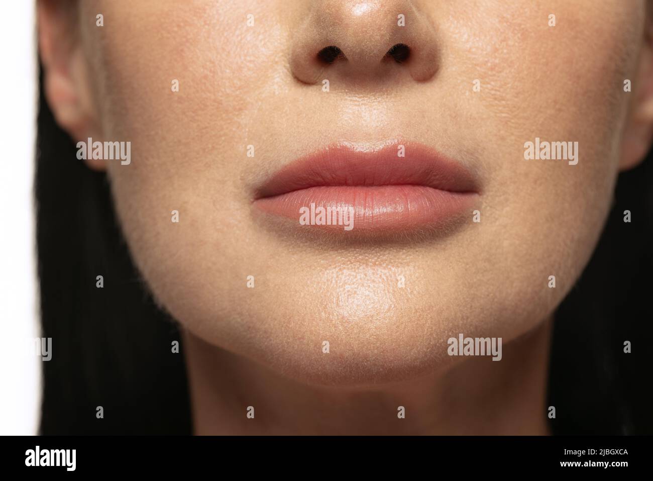 Gros plan du visage inférieur de la femme d'âge moyen avec les ...