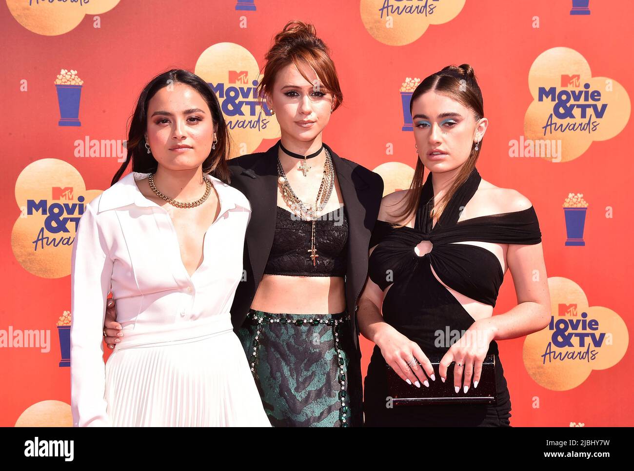 SANTA MONICA, CA - 05 JUIN : (G-D) Chase sui Wonders, Maria Bakalova et ...