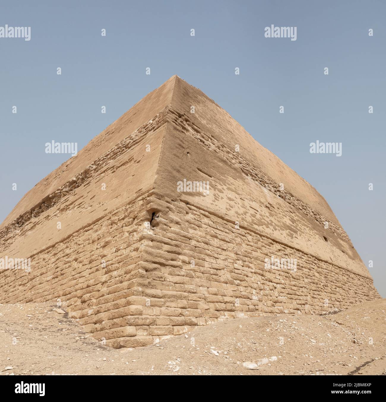 Coin de la pyramide de Meidum connu sous le nom de « Pyramide de Meidum ...