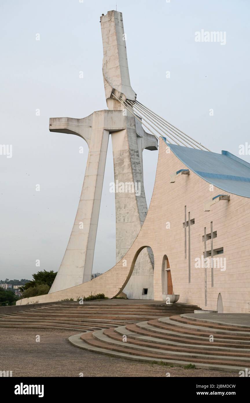 CÔTE D'IVOIRE, Abidjan, centre ville plateau, cathédrale catholique Saint Paul construite en ...
