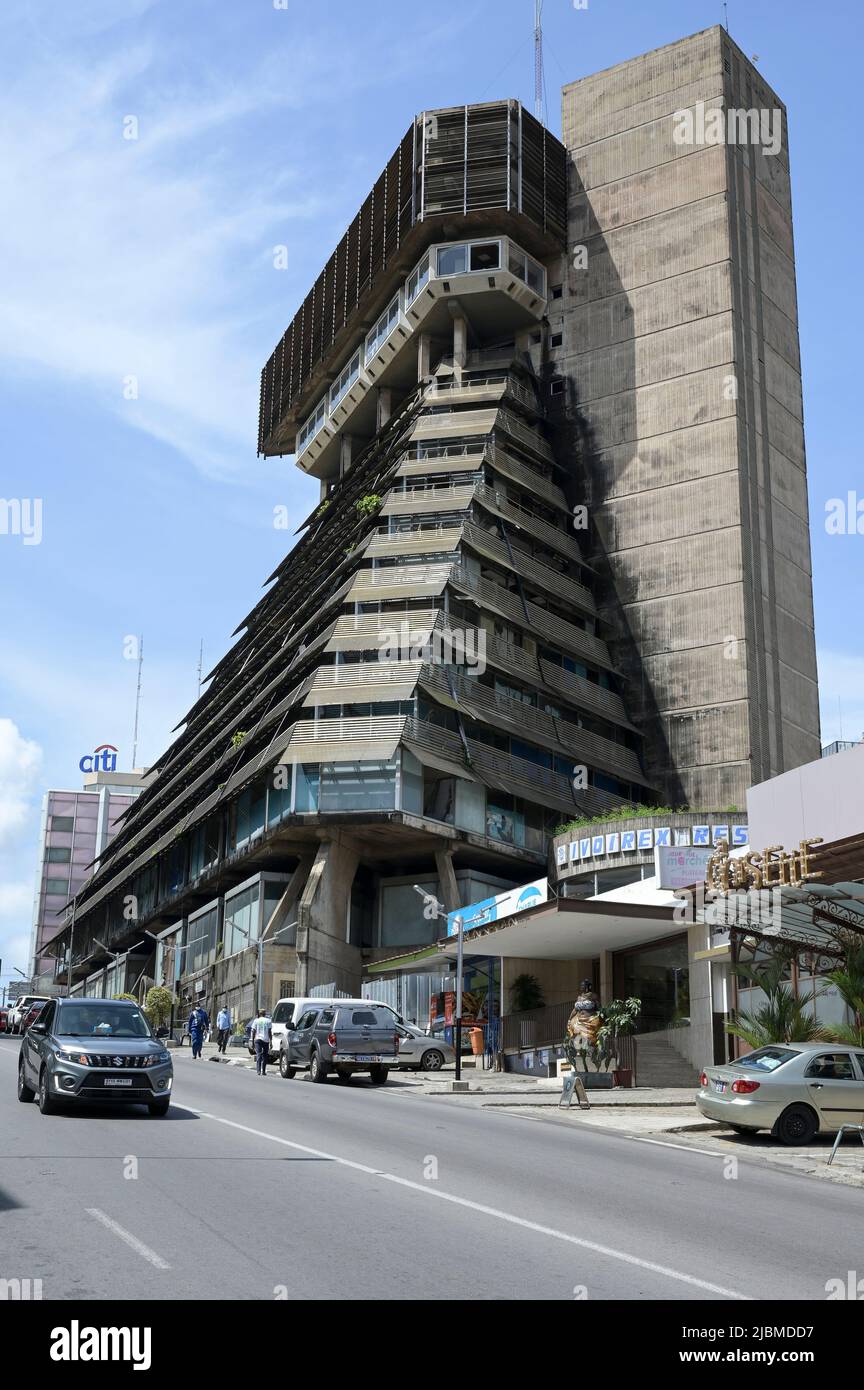 CÔTE D'IVOIRE, Abidjan, centre-ville plateau, bâtiment abandonné la ...