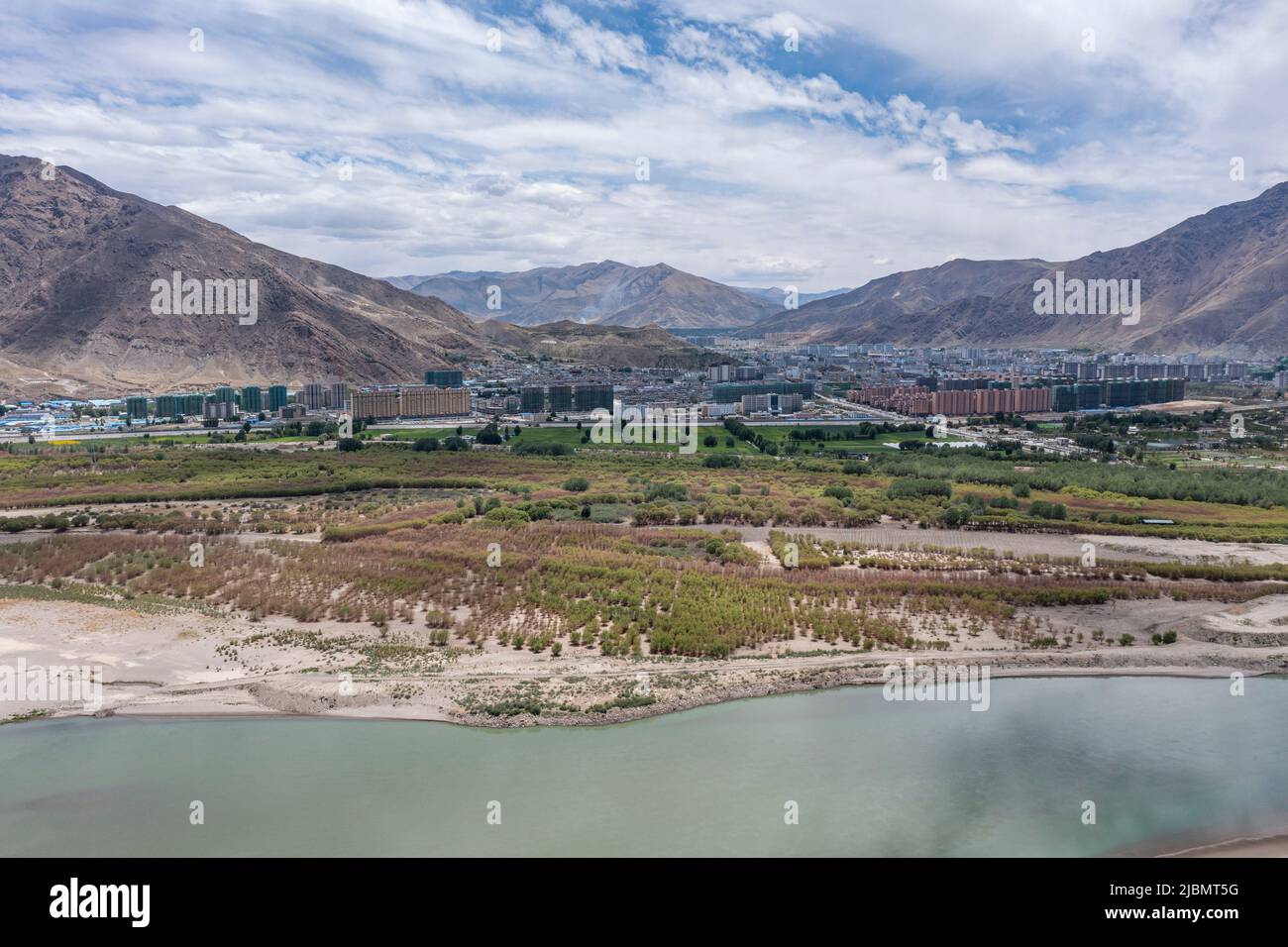 (220606) -- LHASSA, 6 juin 2022 (Xinhua) -- photo aérienne prise sur 27 ...