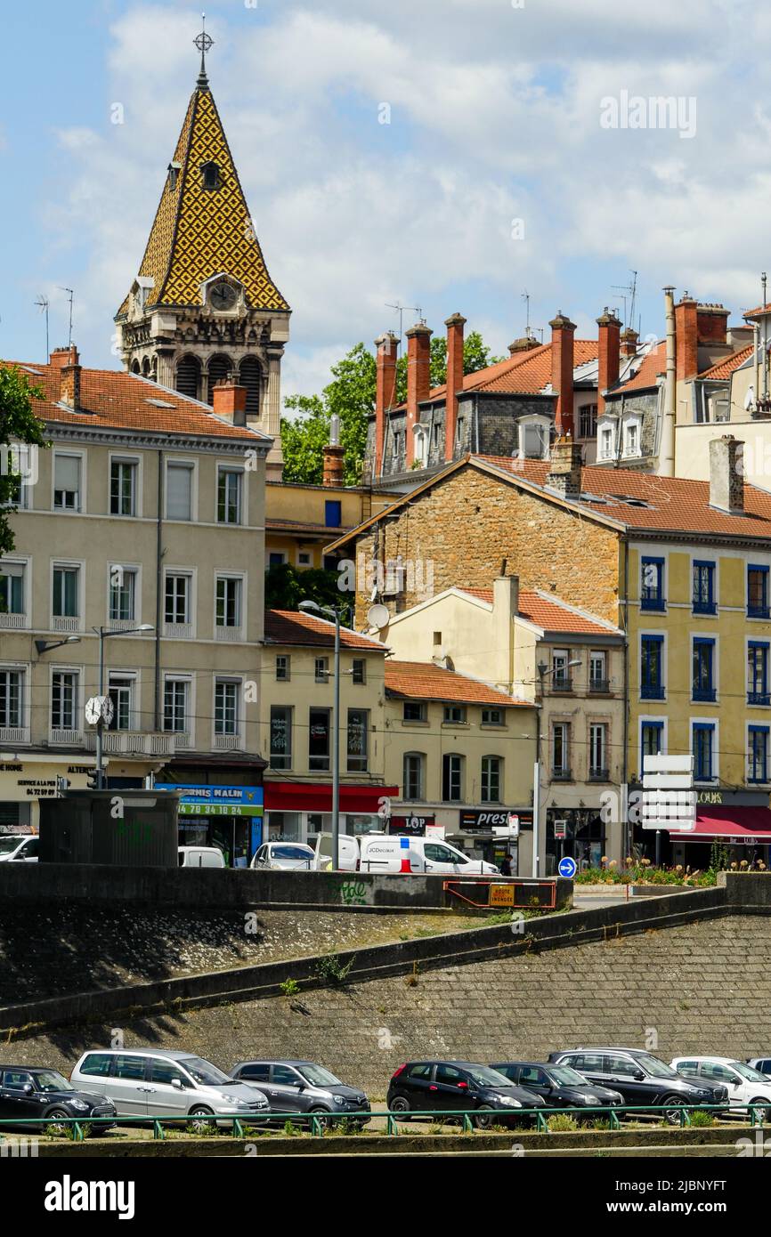 Quartier de Vaise avec Saint-Pierre du clocher de Vaise, Lyon ...