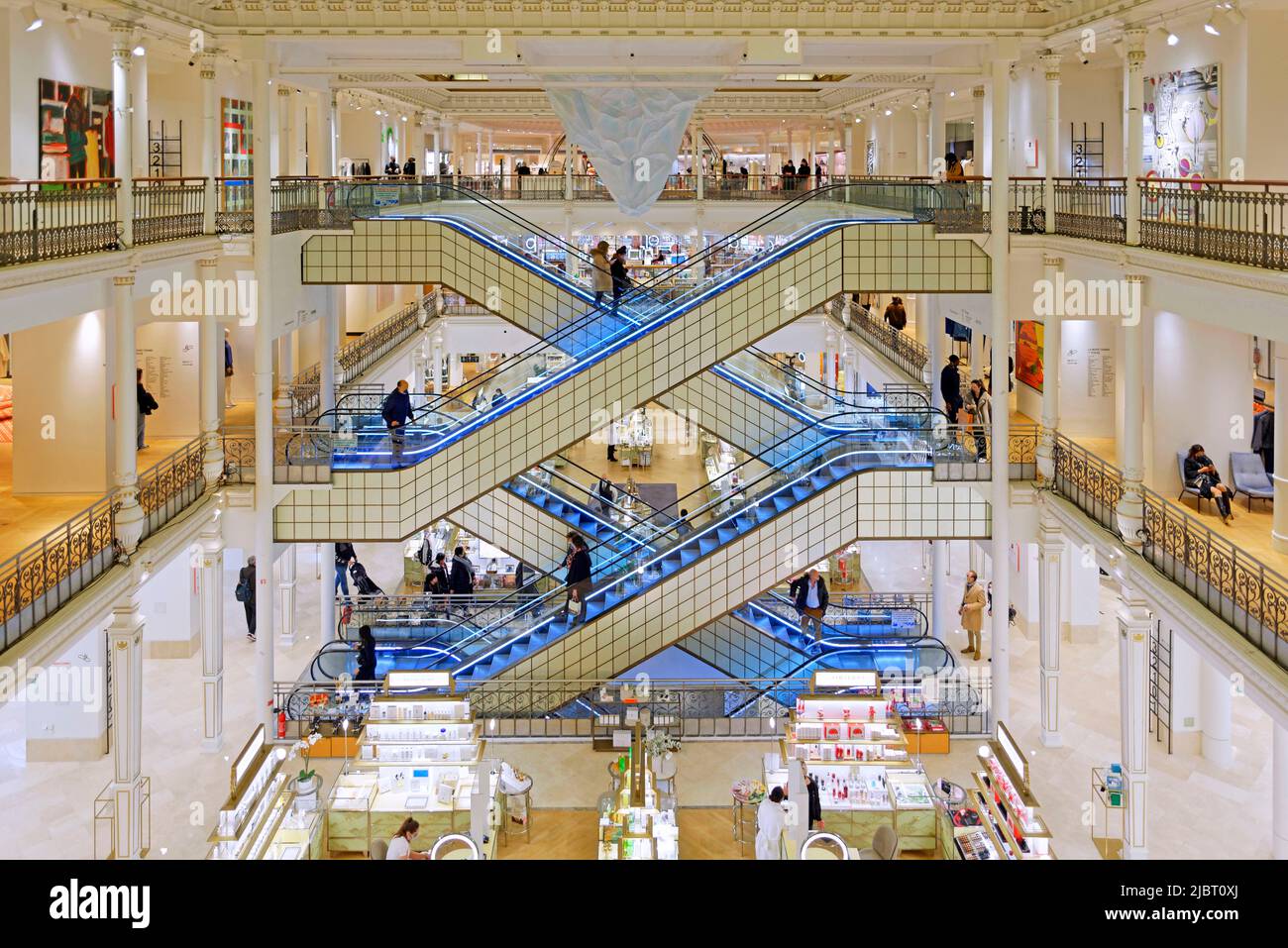 Bon marche paris Banque de photographies et d’images à haute résolution ...