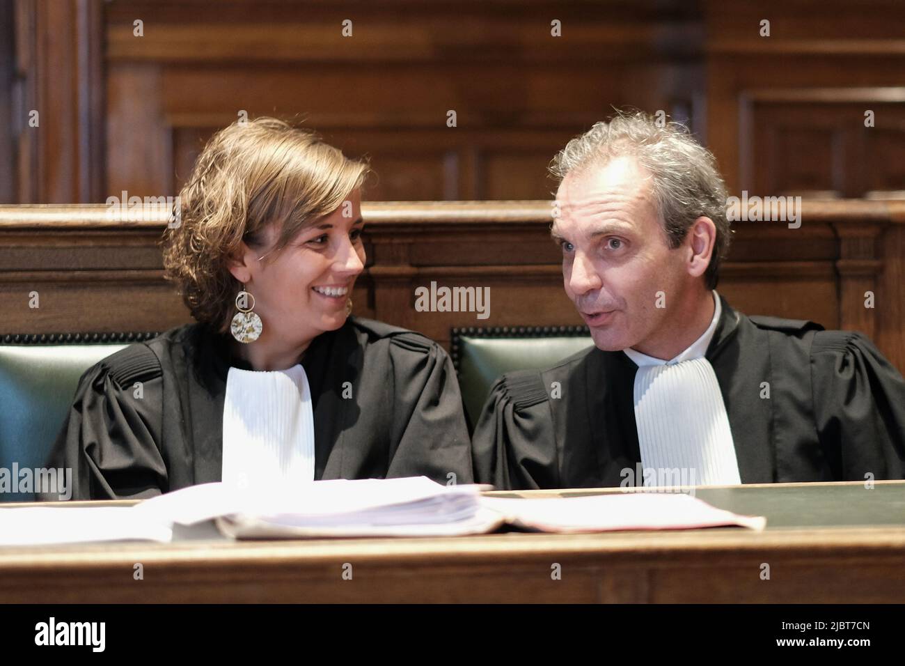 L'avocat Aline Fery et l'avocat Thibault Maudoux photographiés lors de ...
