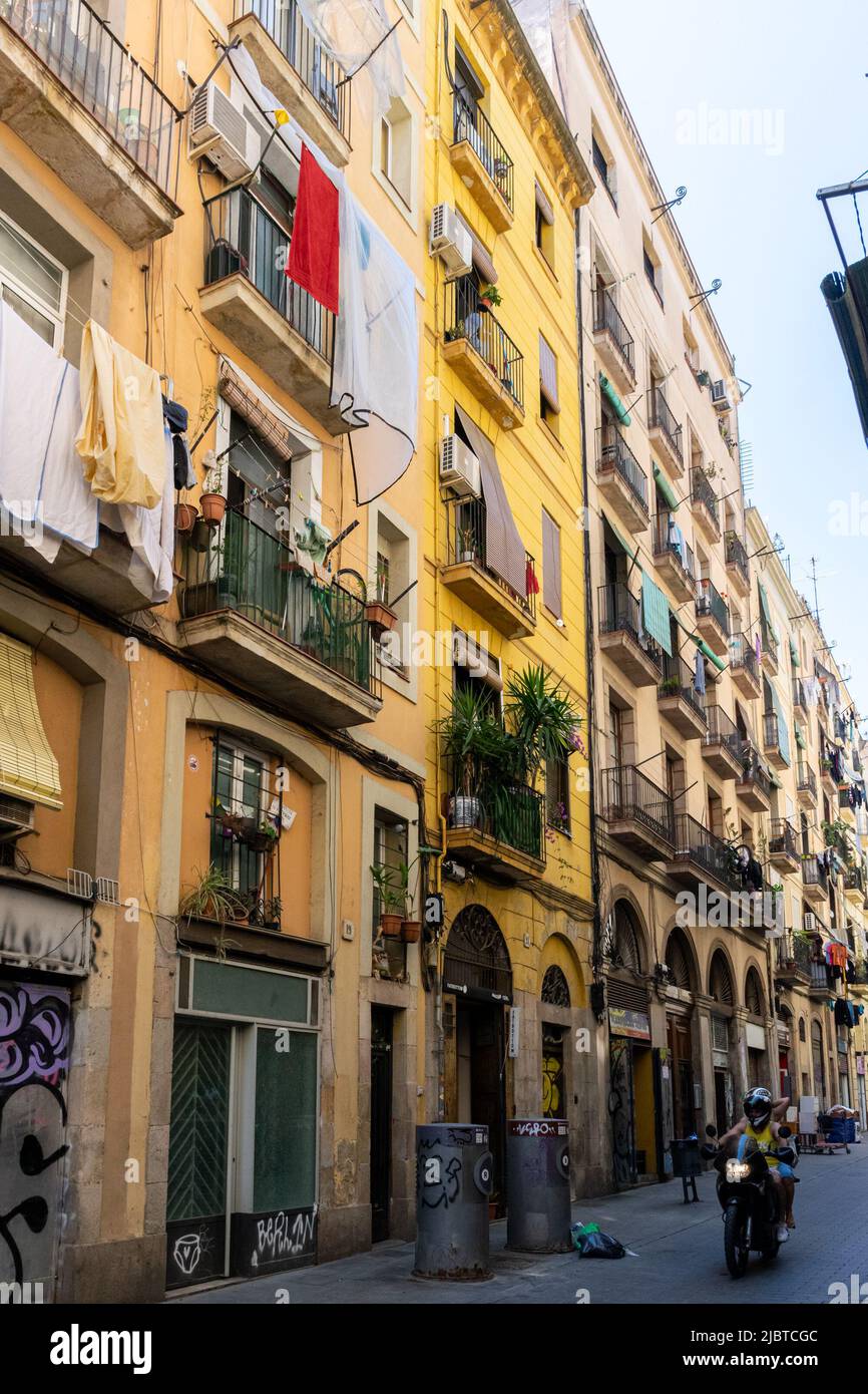 Barcelona streets Banque de photographies et d’images à haute résolution - Alamy