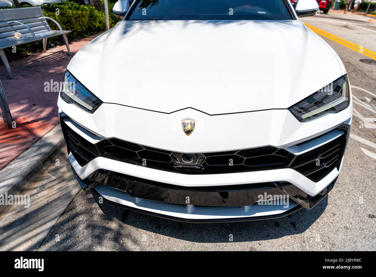 Lamborghini Urus Blanc – Lamborghini Urus Occasion – OVNI