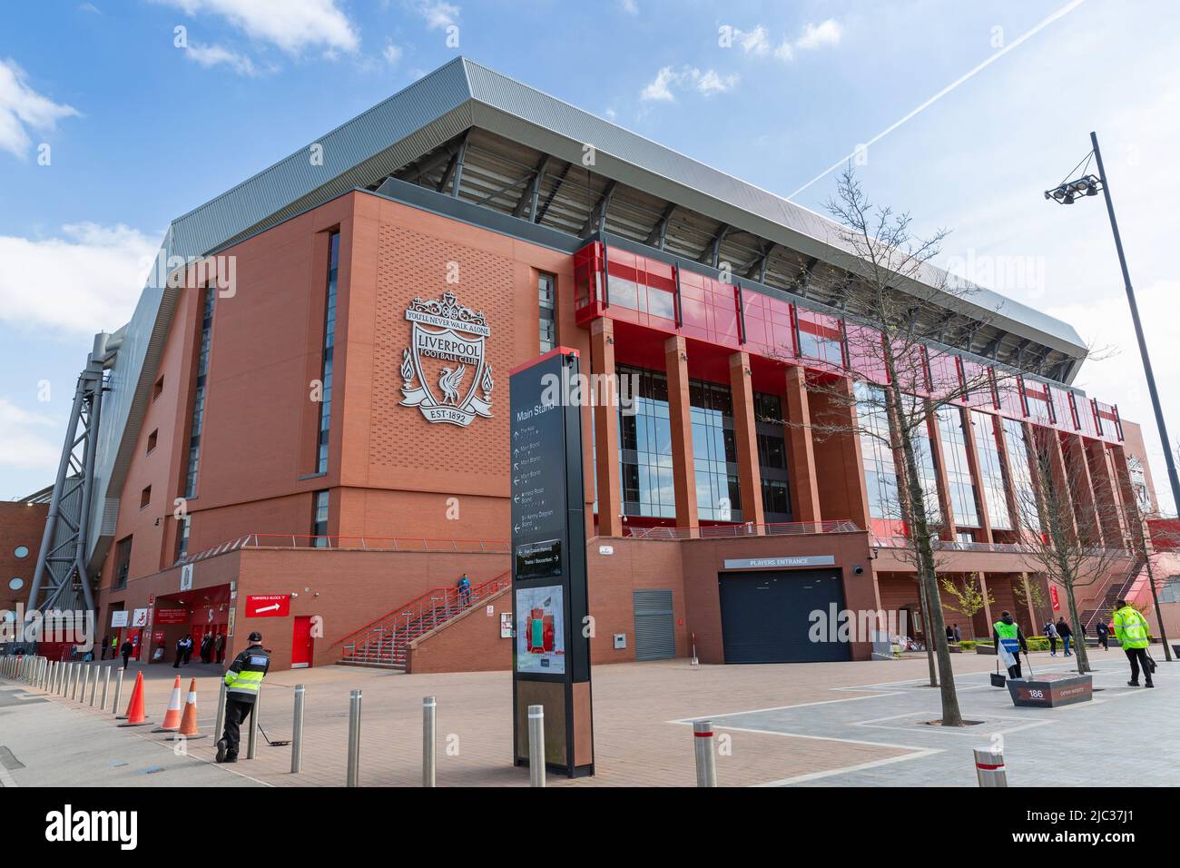 Liverpool fc main stand Banque de photographies et d’images à haute ...
