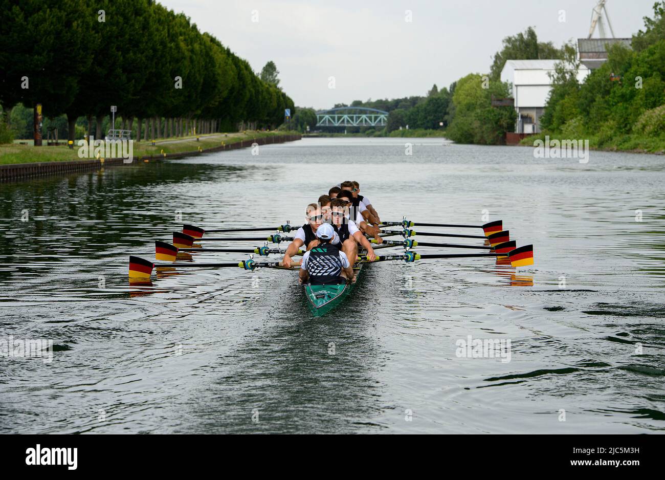De l'avant, le timonier Jonas WIESEN, Mattes SCHOENHERR (Schönherr ...
