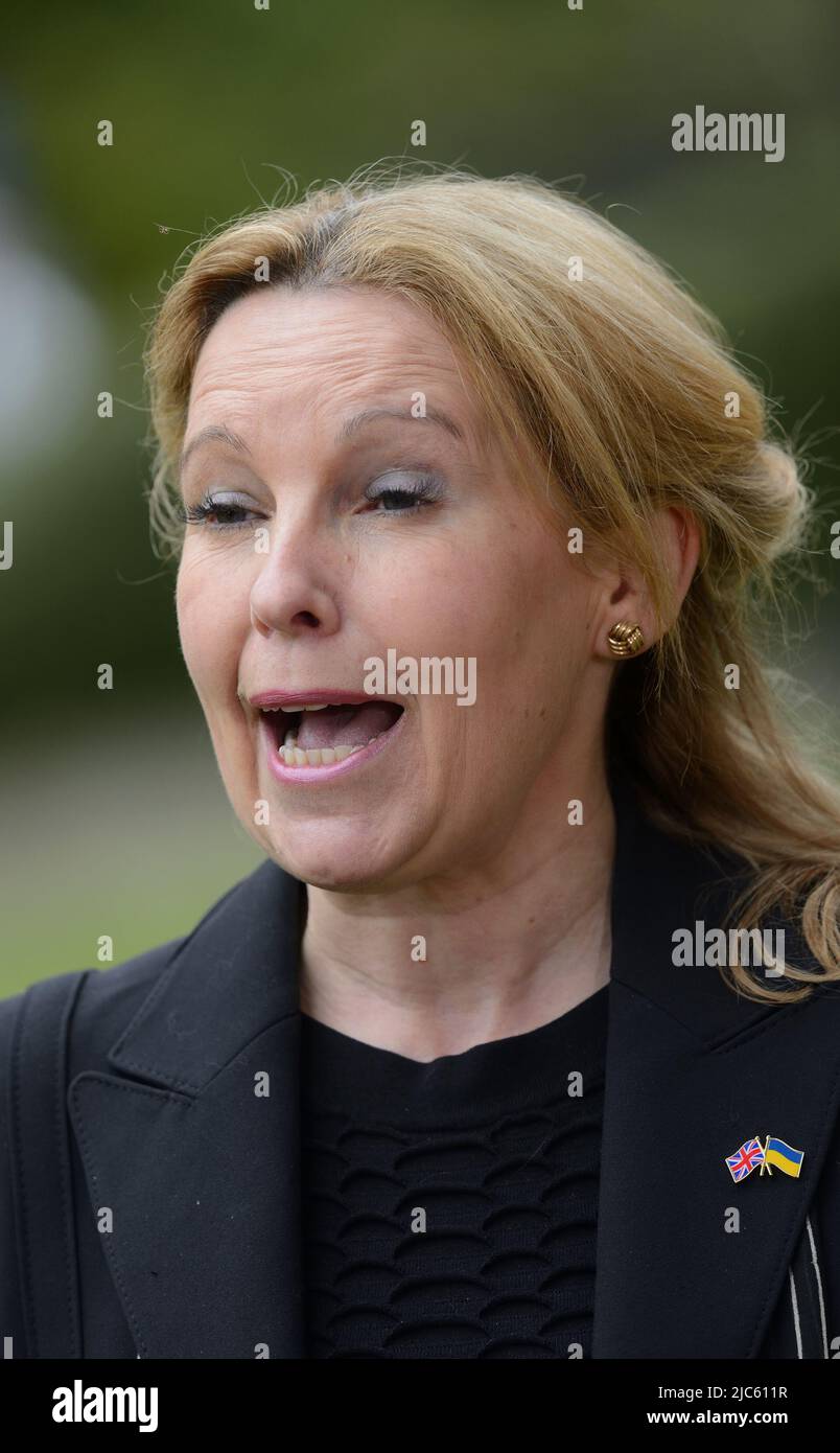 Natalie Elphicke, députée (con: Douvres) à Westminster, interviewée ...