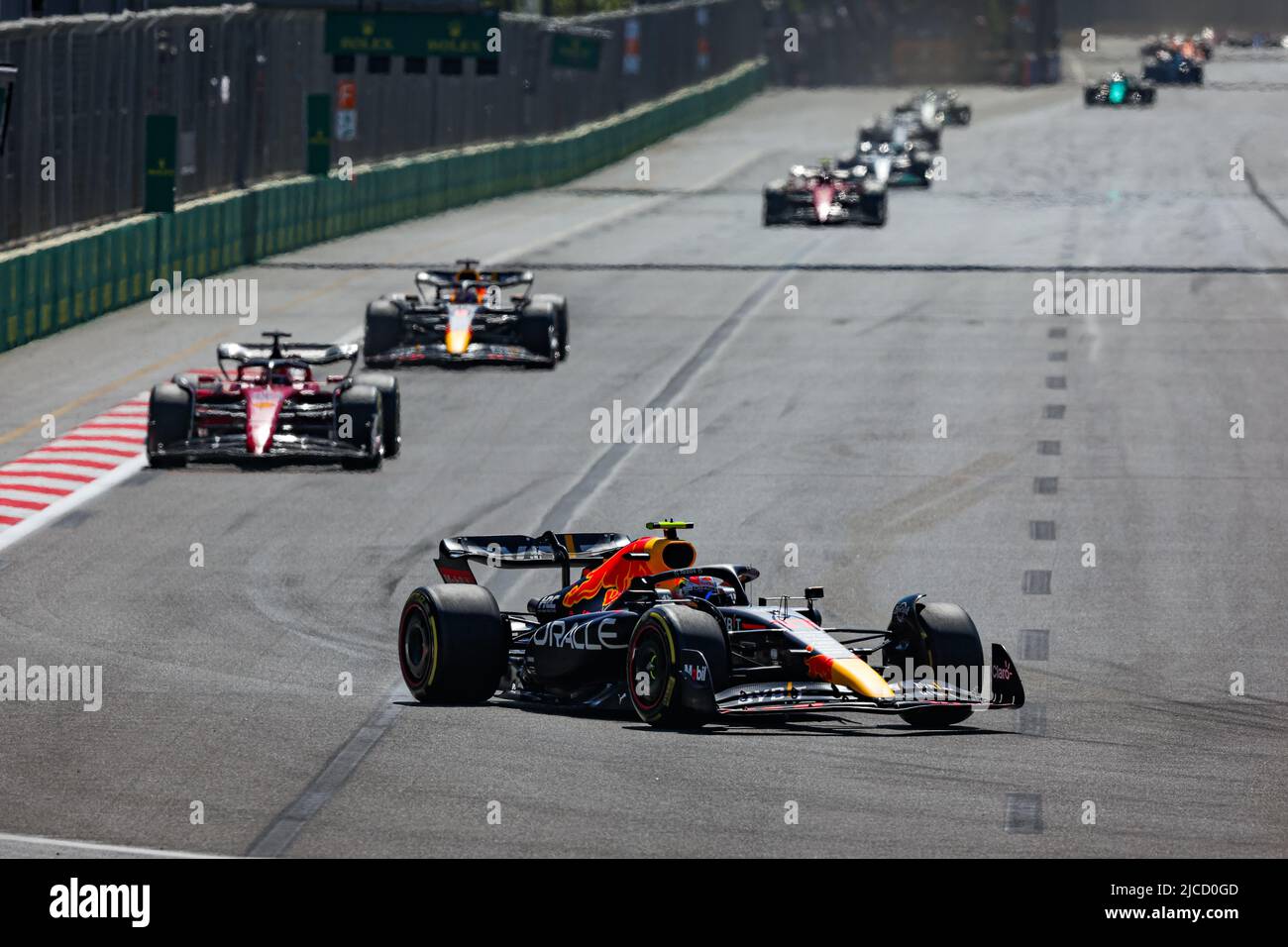 11 PEREZ Sergio (mex), Red Bull Racing RB18, 16 LECLERC Charles (mco), Scuderia Ferrari F1-75 ...