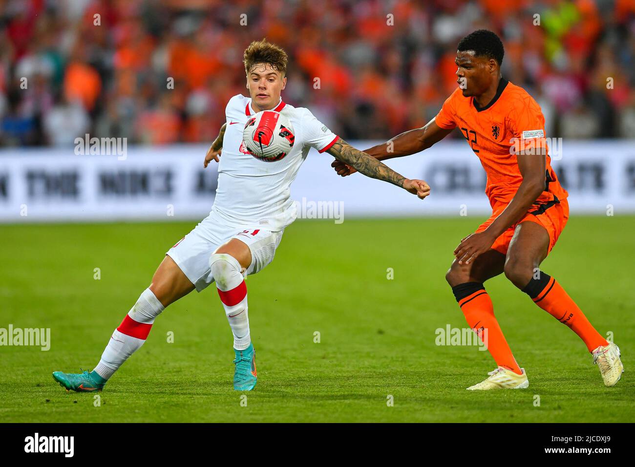 Nicola Zalewski, Denzel Dumfries lors de la Ligue des Nations de l'UEFA ...