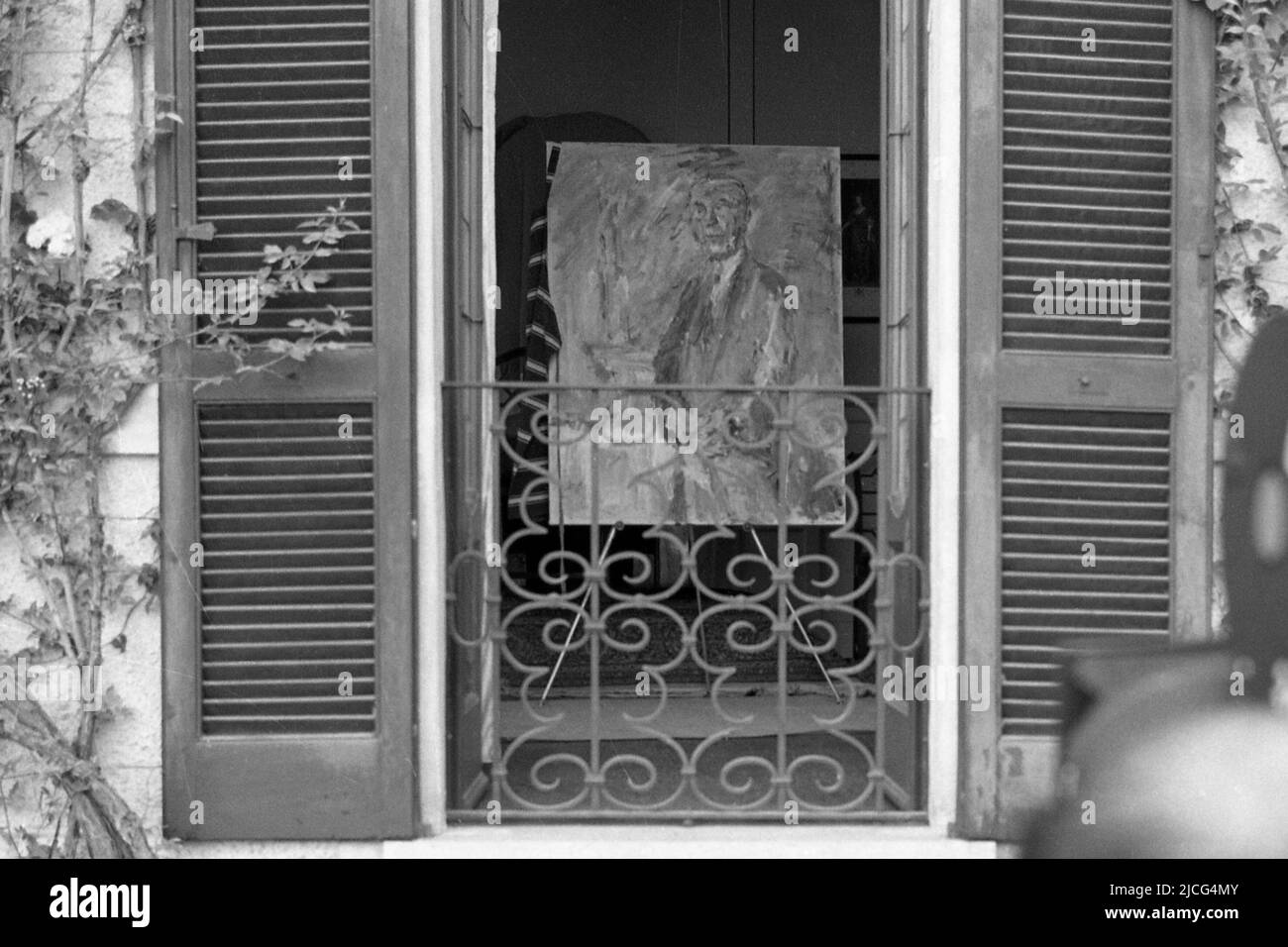Fenetre ouverte sur paysage Banque d'images noir et blanc - Alamy