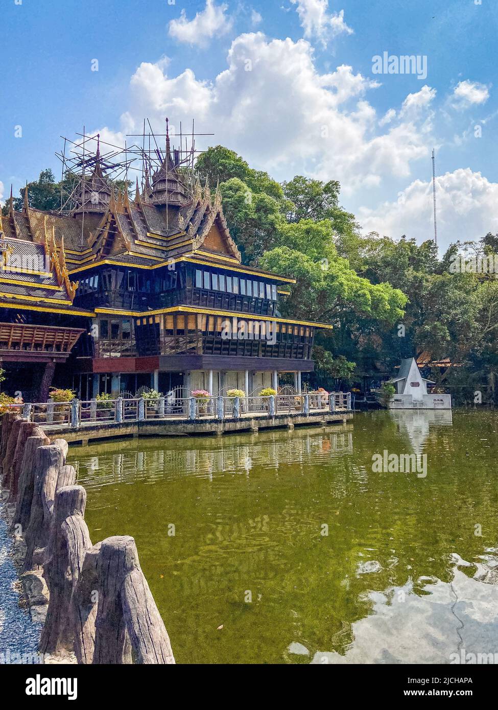 Nonthaburi temple Banque de photographies et d’images à haute ...