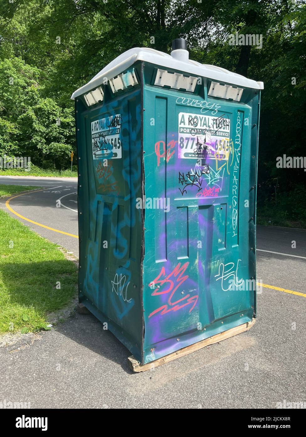 Marque de toilette portable qui est un jeu sur des mots; 'Royal Flush ...