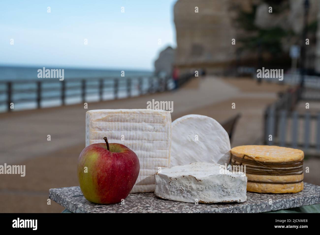 Quatre célèbres fromages de Normandie, carré pont l'eveque, fromage de ...