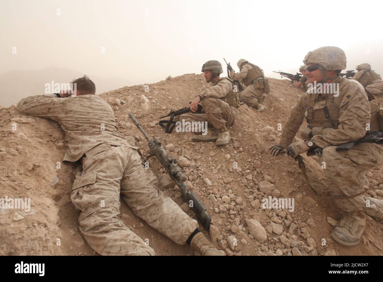 LES Marines DES ÉTATS-UNIS avec 1st Bataillon, 8th Marine Regiment ...