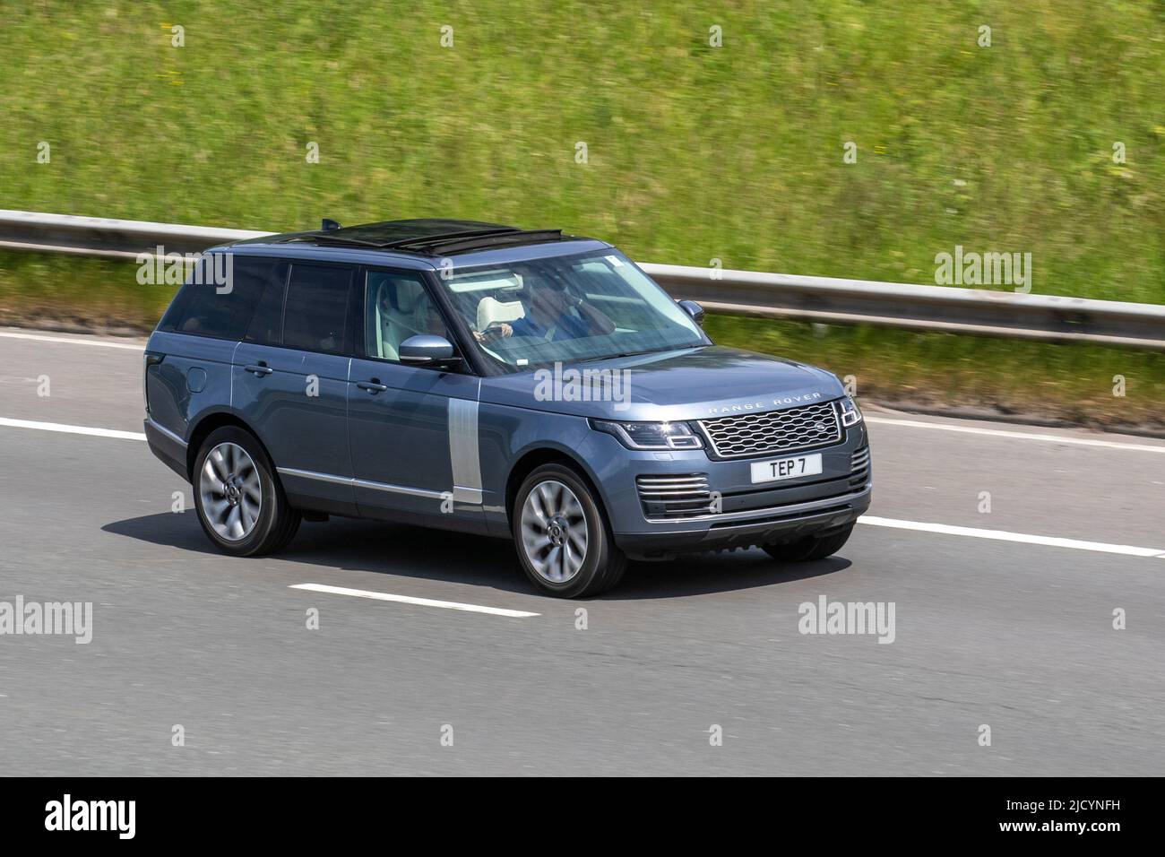 Land rover range rover 3 0 tdv6 177 auto vogue 4x4 Banque de photographies et d’images à haute ...