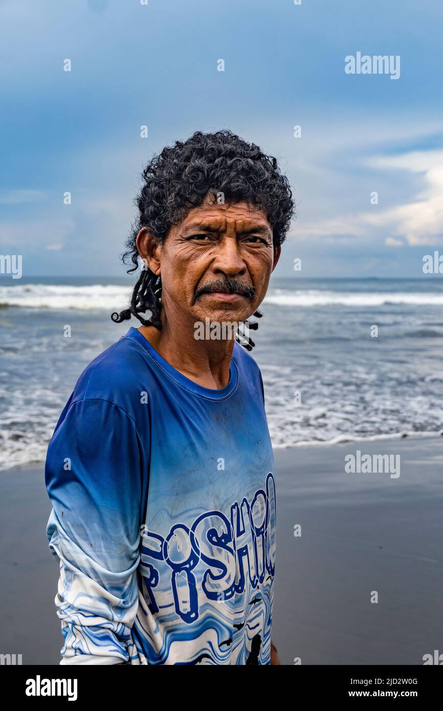 Indigenous man costa rica Banque de photographies et d’images à haute ...