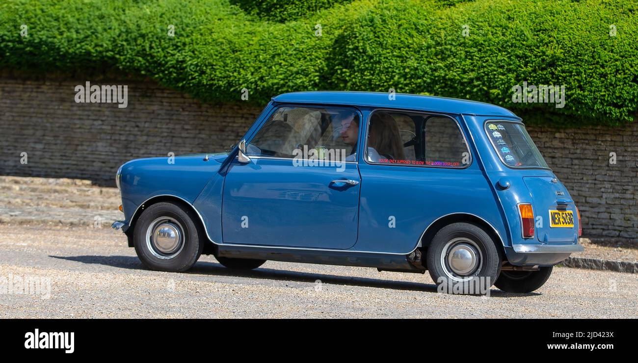 Leyland mini Banque de photographies et d’images à haute résolution - Alamy