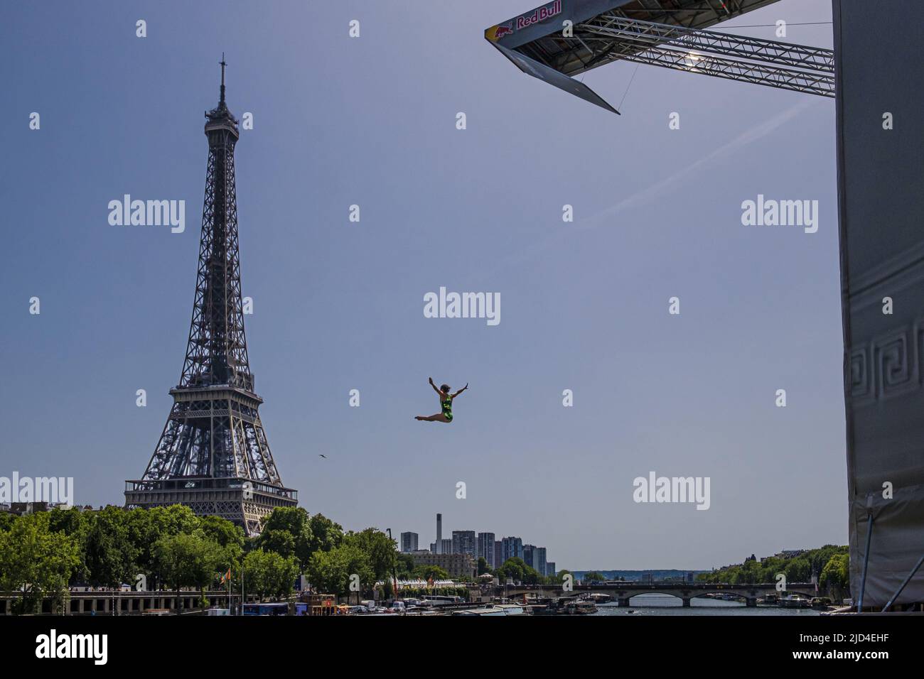 France. Paris (75) (16th arrdt.) Depuis le quai Debilly, rive droite de ...