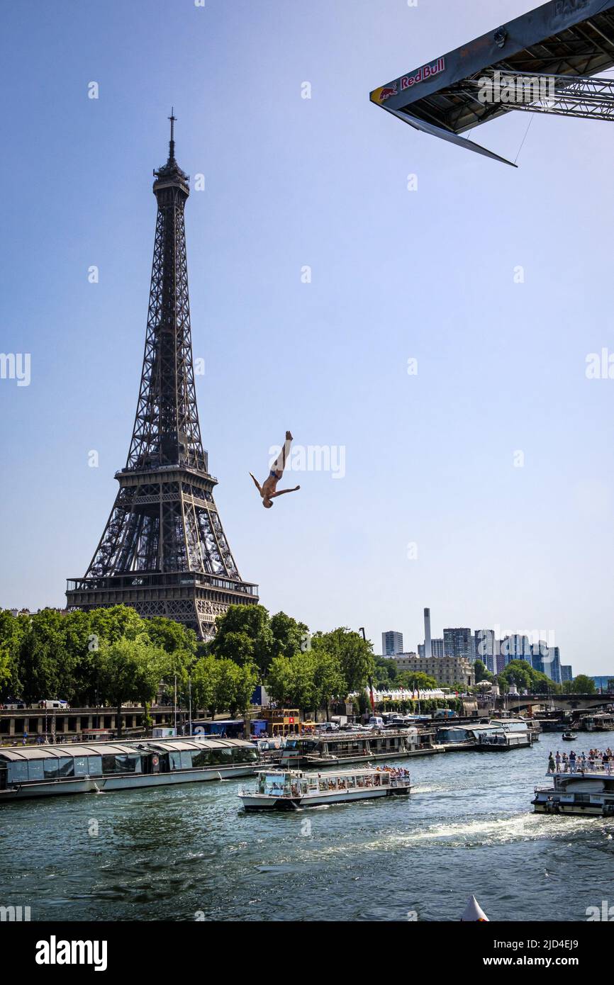 France. Paris (75) (16th arrdt.) Depuis le quai Debilly, rive droite de ...