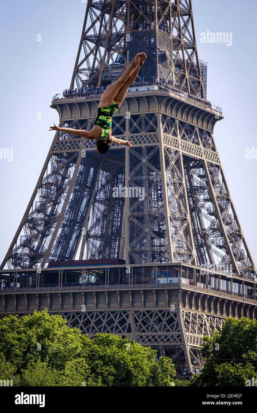 France. Paris (75) (16th arrdt.) Depuis le quai Debilly, rive droite de ...