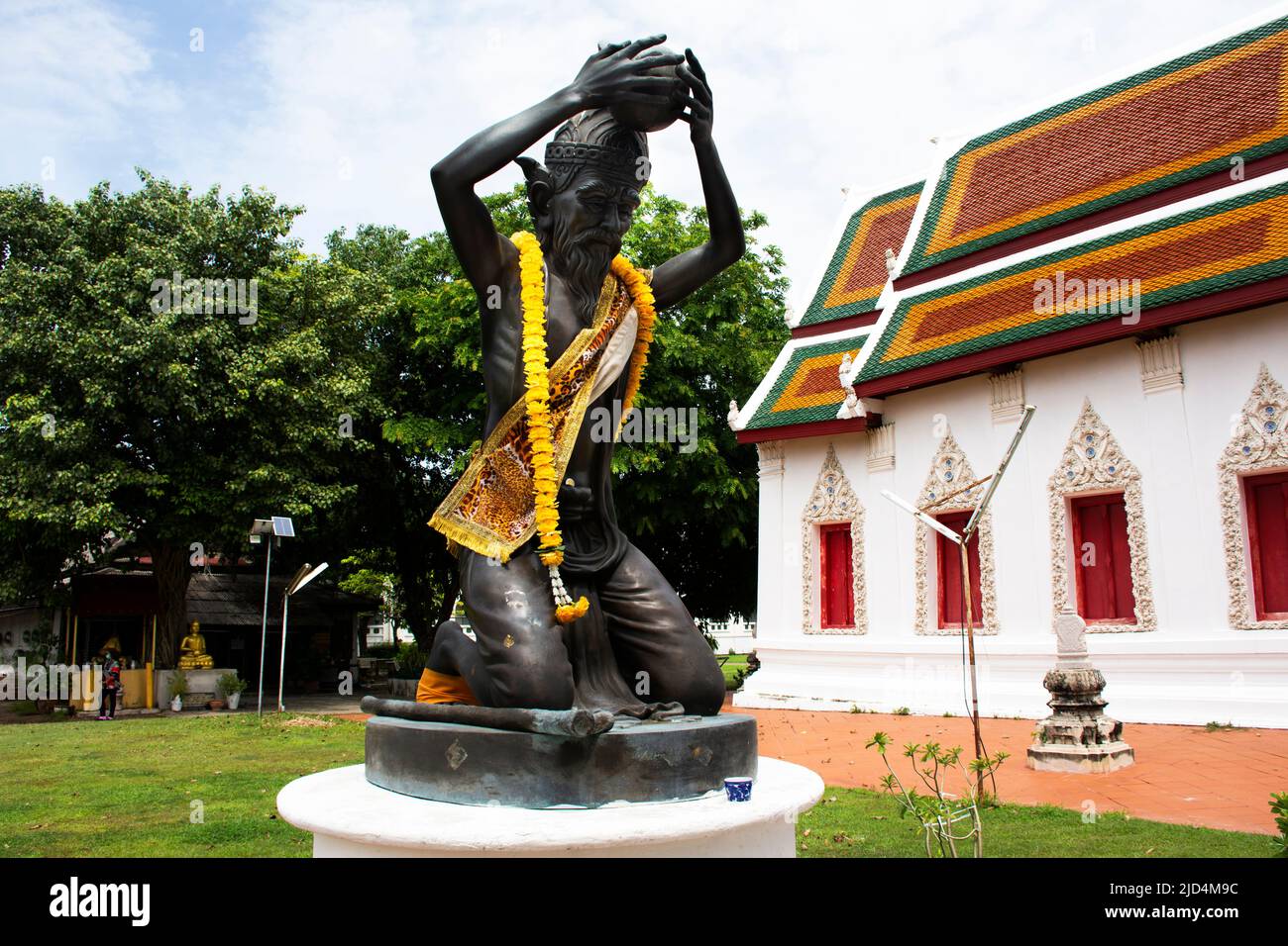 Ancienne ermite ou ancienne ruine erémite statue pour les voyageurs ...