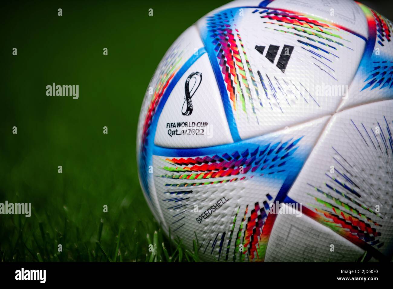 Adidas ballon de match officiel coupe du monde 2022 al rihla Banque de ...