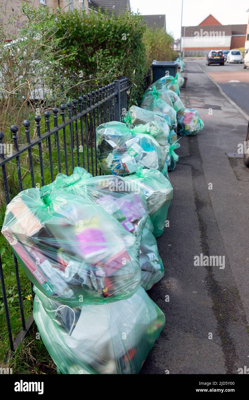 Sacs en plastique pour le recyclage Banque de photographies et d’images ...