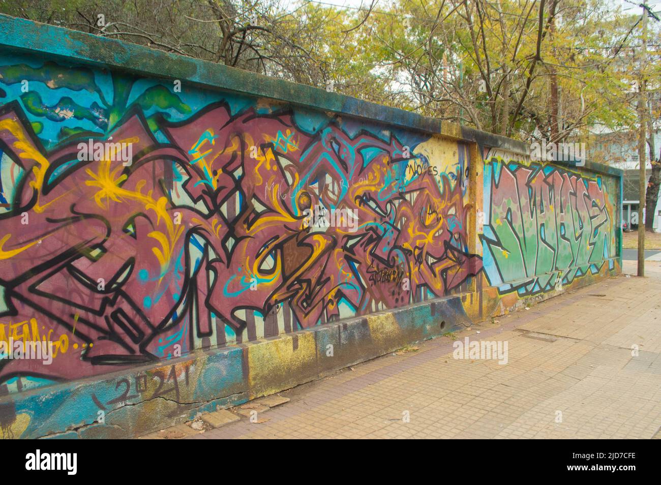 Graffiti en muro Banque de photographies et d’images à haute résolution ...