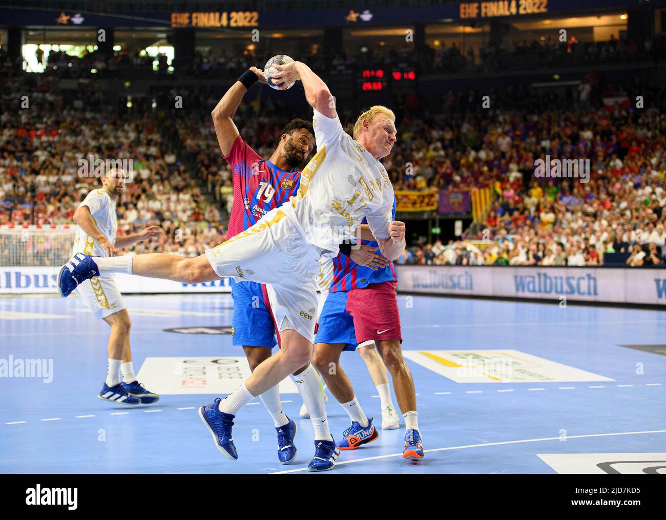 But lancer Patrick WIENCEK (KI) contre Timothey n'GUESSAN (Barca ...