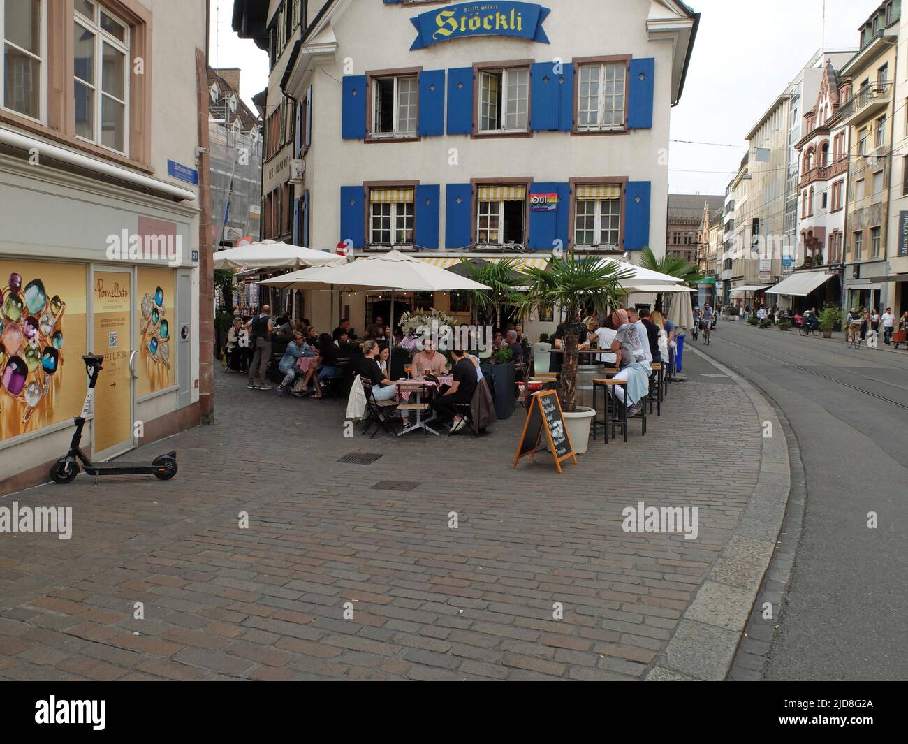 Basel bar Banque de photographies et d’images à haute résolution - Alamy