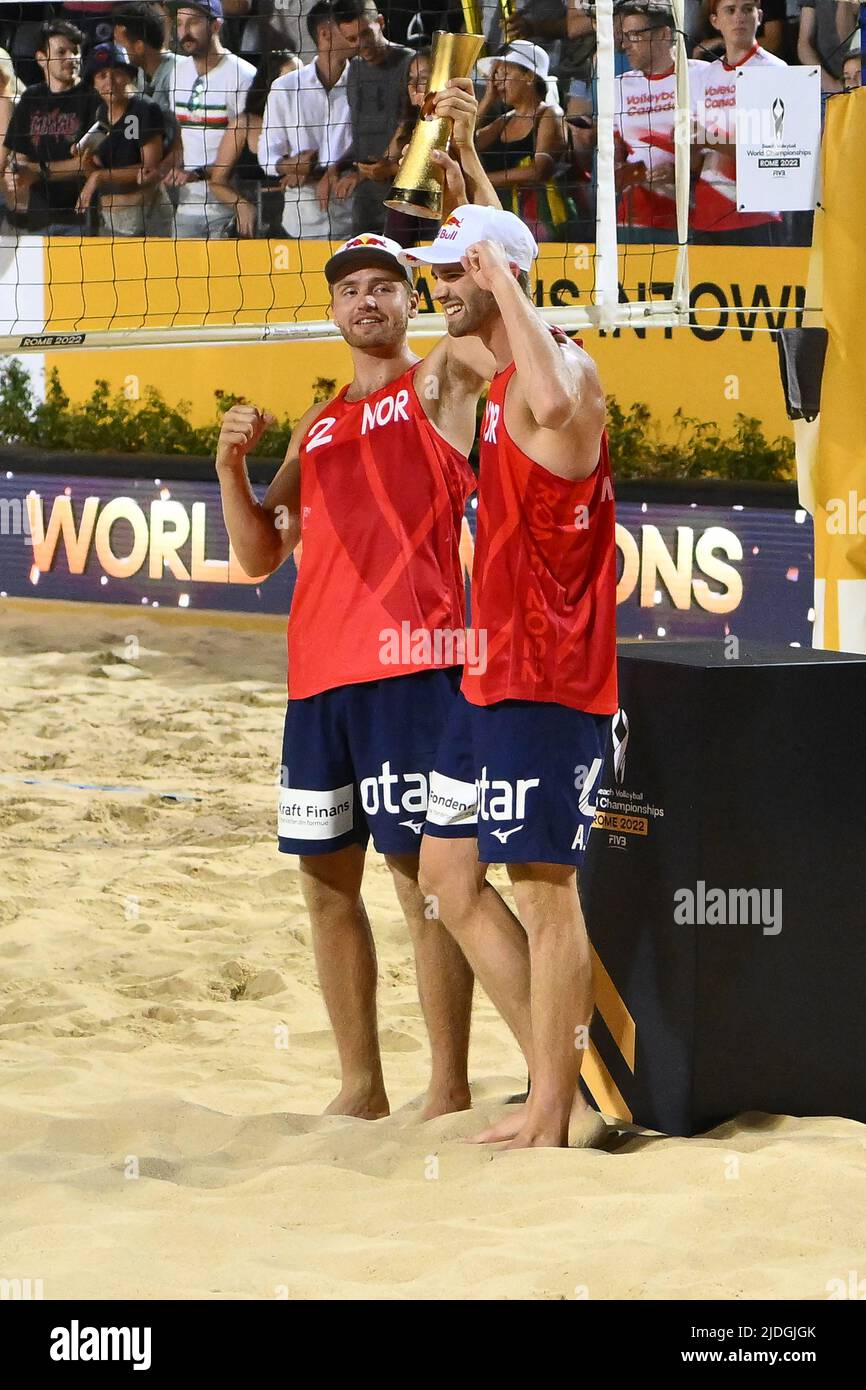 Anders mol et Christian Sorum (NOR) contre Renato et Vitor Felipe (BRA ...