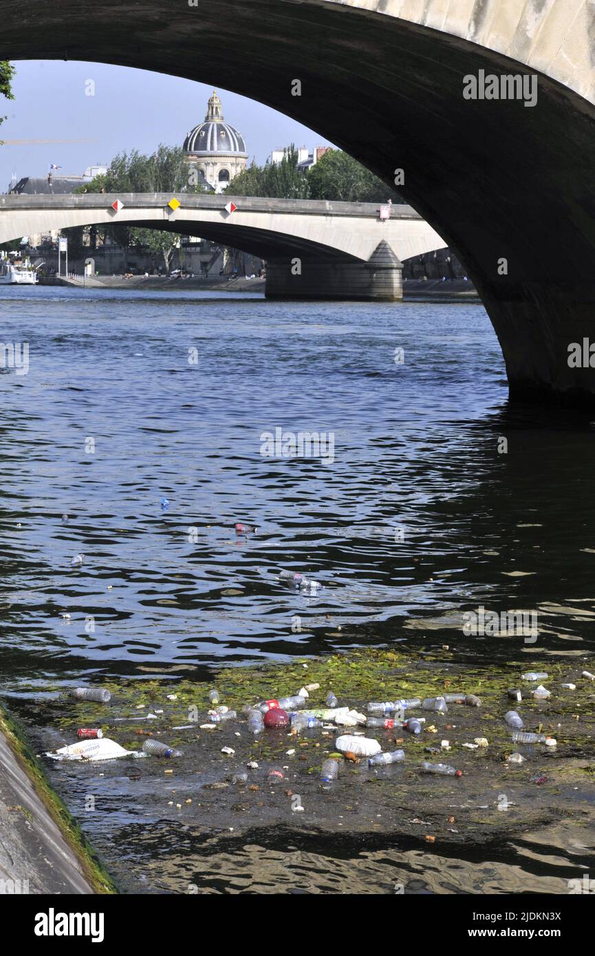 FRANCE. PARIS (75) POLLUTION DE LA SEINE, LA CÉRÉMONIE D'OUVERTURE DES ...