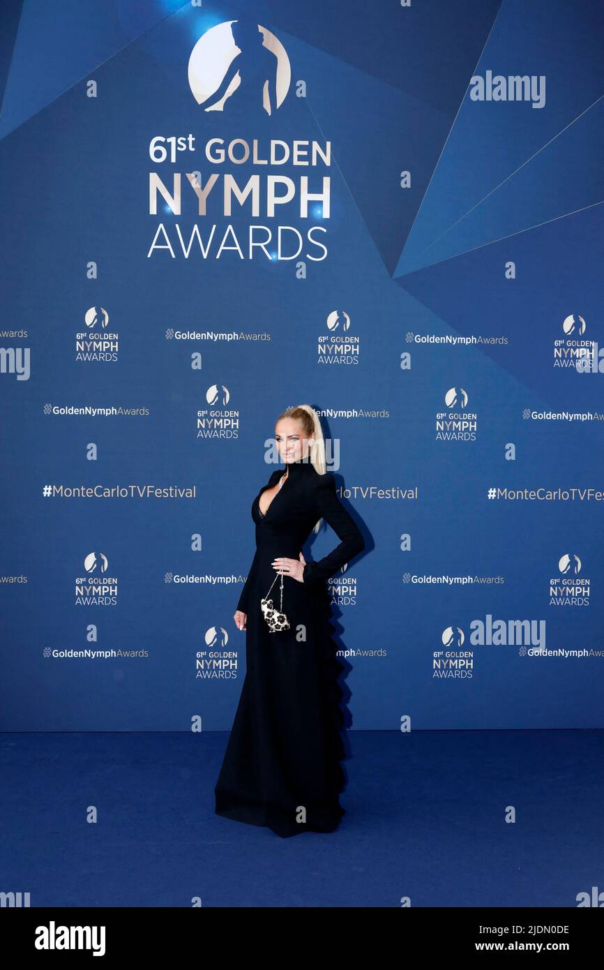 La mannequin slovaque, l'actrice et la présentatrice Adriana Karembeu ...