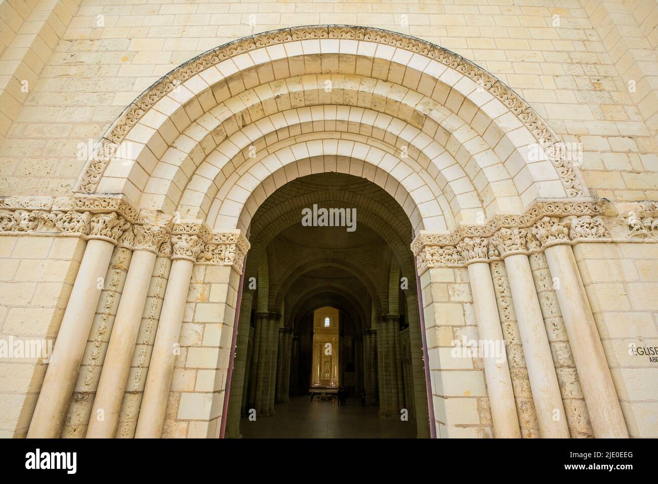 L'Abbaye royale de notre-Dame de Fontevraud ou Fontevrault (en français ...