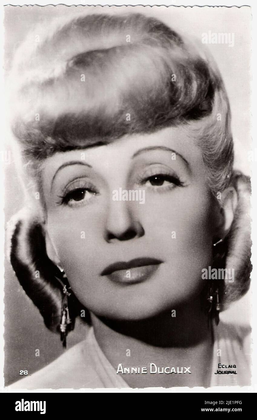 Annie ducaux Banque de photographies et d’images à haute résolution - Alamy