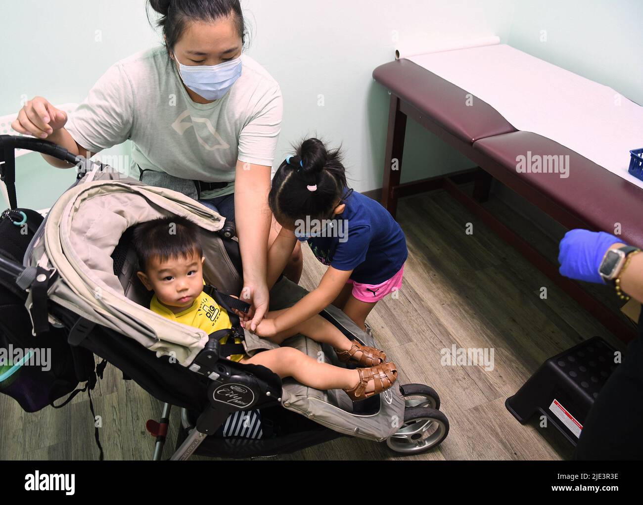 Catherine lin Banque de photographies et d’images à haute résolution ...