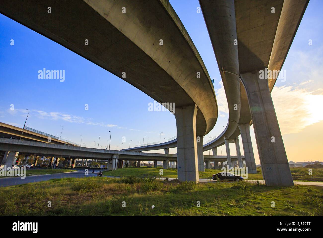 Elevated viaduct Banque de photographies et d’images à haute résolution ...
