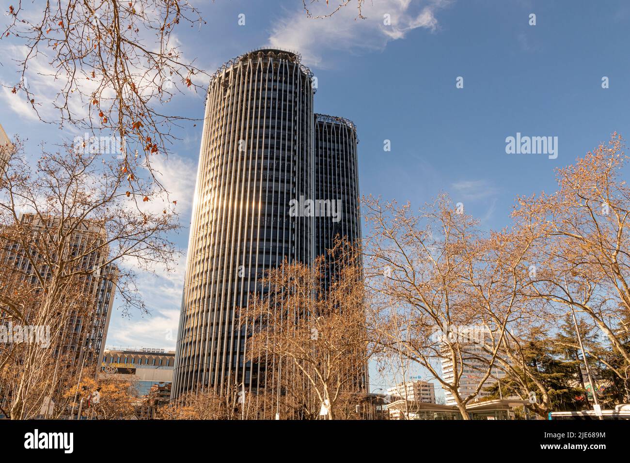 Madrid, Espagne. La Torre Europa (Tour d'Europe), un gratte-ciel ...
