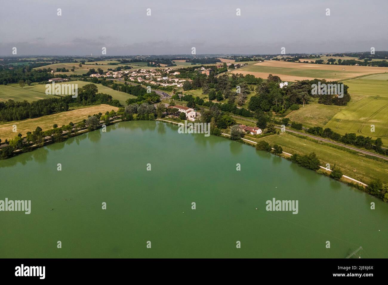 Grand lac de lisle jourdain Banque de photographies et d’images à haute ...